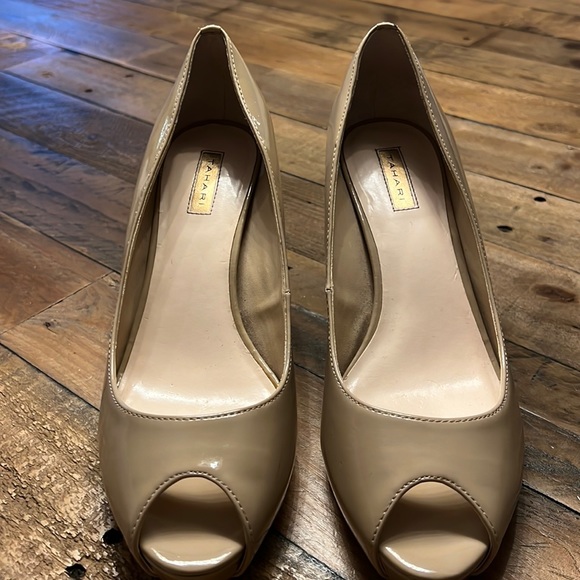 Tahari | Shoes | Tahari Peep Toe Nude Tan 4inch Pumps Size 8m | Poshmark